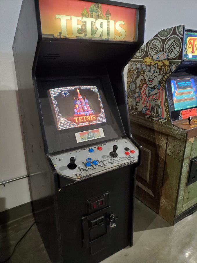 1988 Atari Tetris at Pinball Hall of Fame Pinball Museum, info/pictures